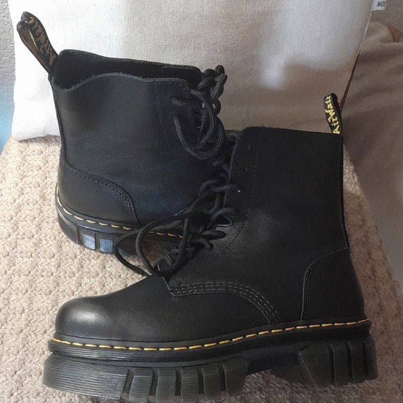 Dr. Martens | Shoes | New Dr Martin Platform Leather Boots | Poshmark